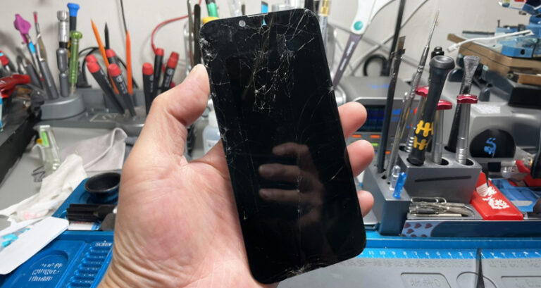Phone Repair in Cheltenham, VIC | iPhone, Samsung & More